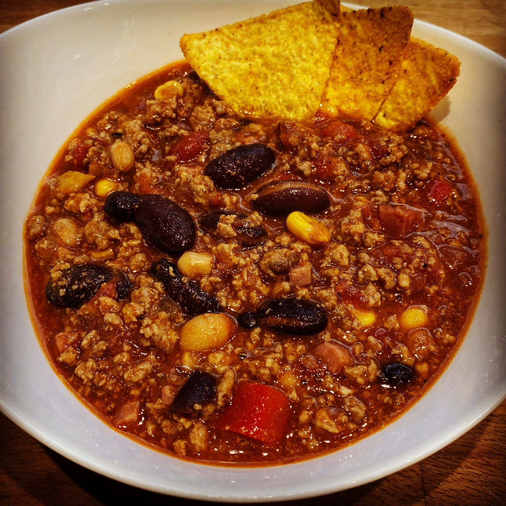 Chili con Carne aus dem Dutch Oven - Big J's BBQ