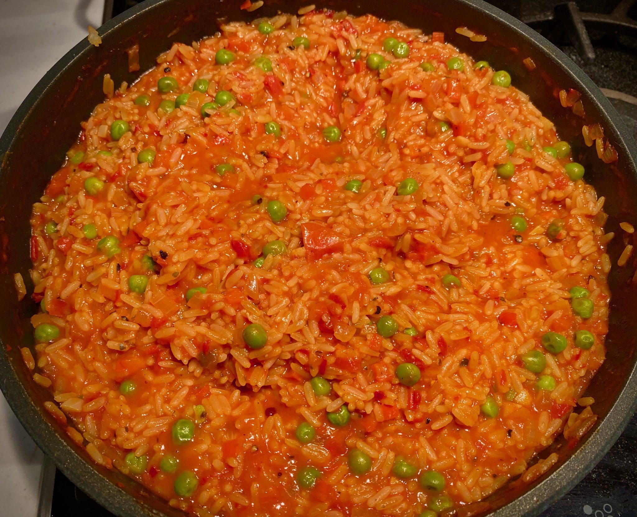 Djuvec Reis - Serbischer Gemüsereis mit Ajvar, Paprika und Erbsen - Big ...